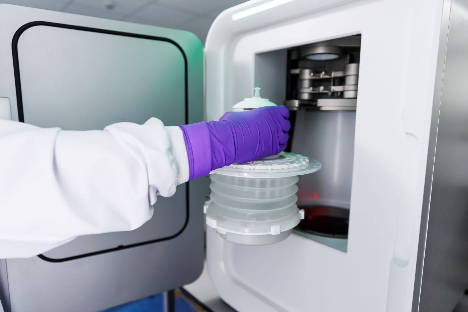 Automated platform enables faster, scalable therapy manufacturing – UKRI